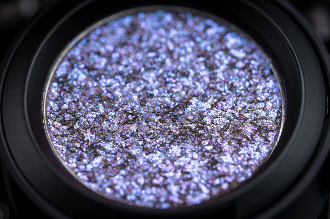Midnight Chrome Chromatic Pressed Pigments – Curst kosmetics